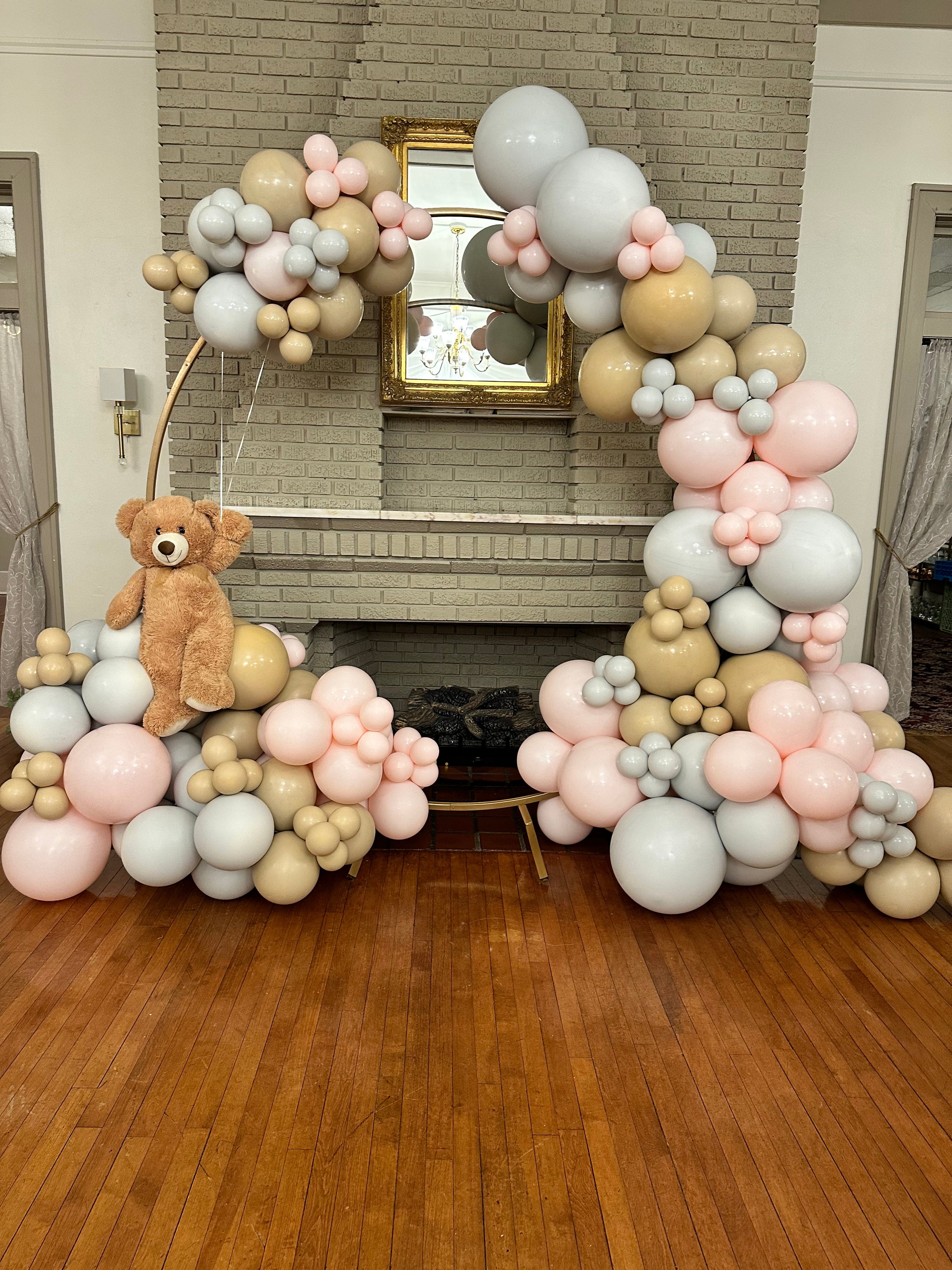 Circle Balloon Arch | Pittsburgh Backdrop Rentals