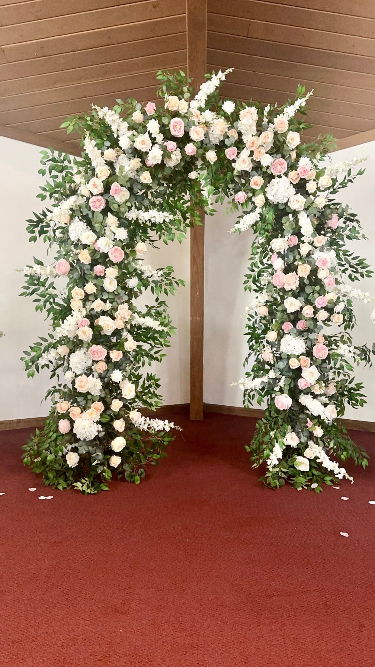 The Ever After Arch | Pittsburgh Backdrop Rentals